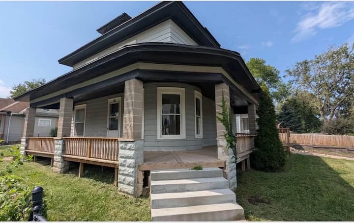 Beautiful Vintage Villa Close To Downtown - リンカーン, NE