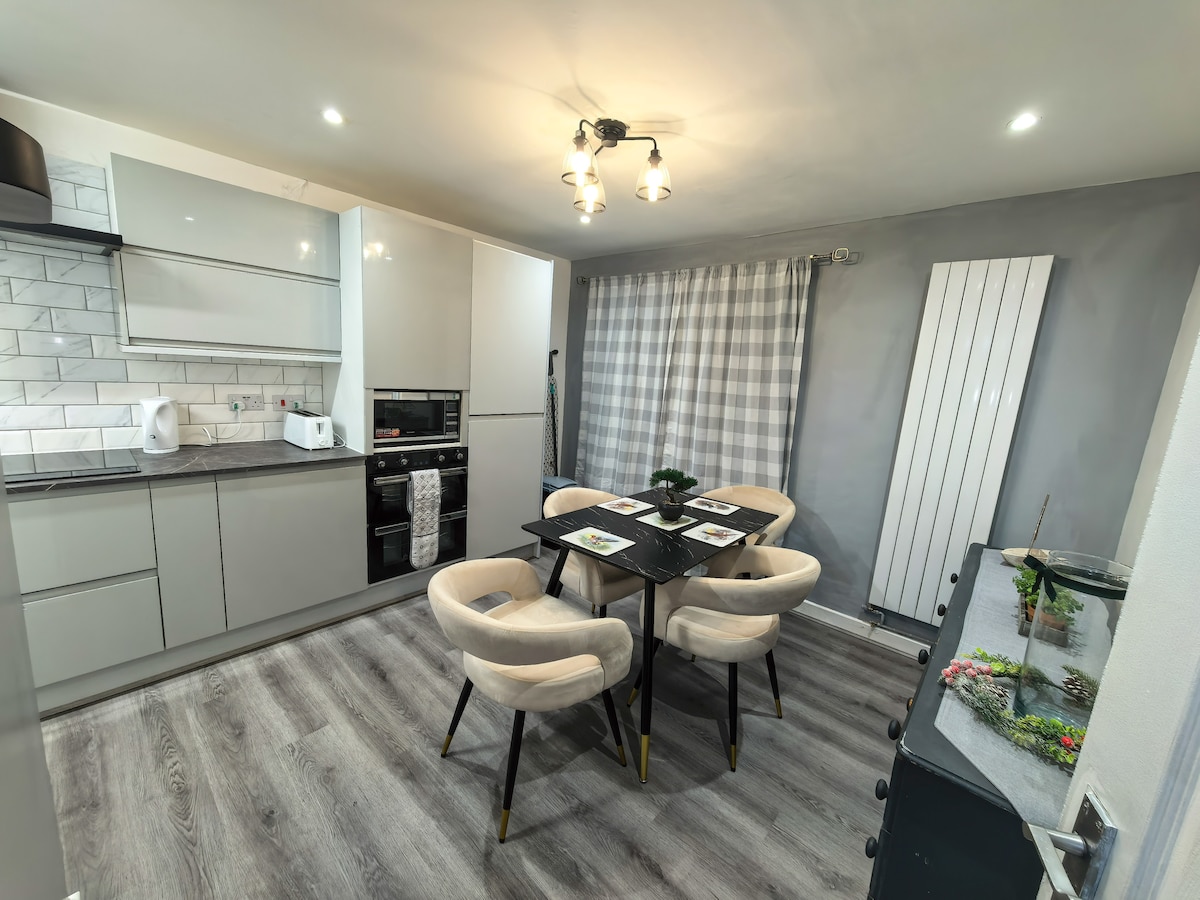 Séjours d'affaires à Manchester City M11 3BU - Maisons à louer à Grand ...