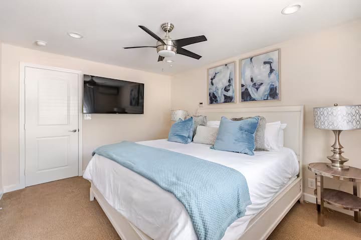 Family & Comfort Near Clu/ Fsac/ Proactive Sports - 사우전드오크스