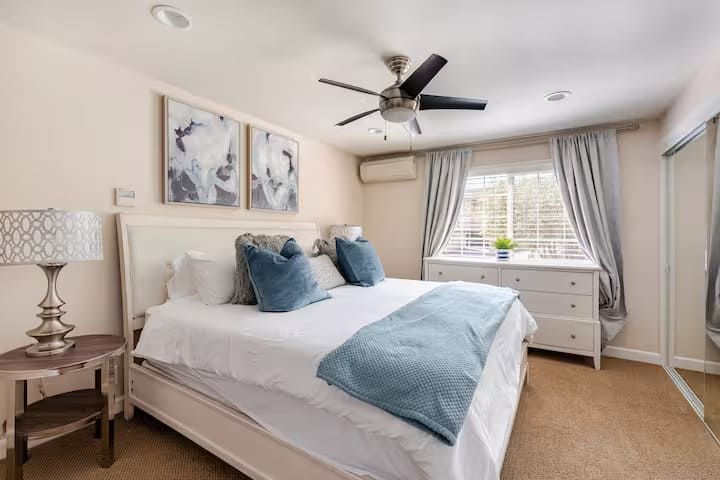 Family & Comfort Near Clu/ Fsac/ Proactive Sports - Agoura Hills, CA