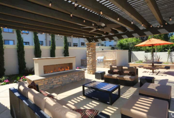 Family & Comfort Near Clu/ Fsac/ Proactive Sports - Agoura Hills, CA
