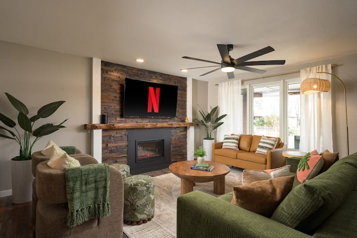 Jungle Retreat | Theater | Sauna | Firepit | Gym - Golden, CO