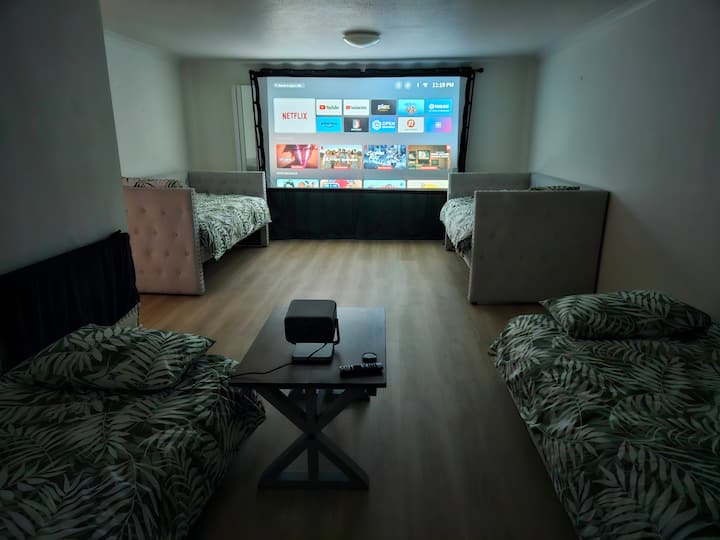 Funpacked Windsor Home 12-in-1 Games Movie Sleep13 - Berkshire