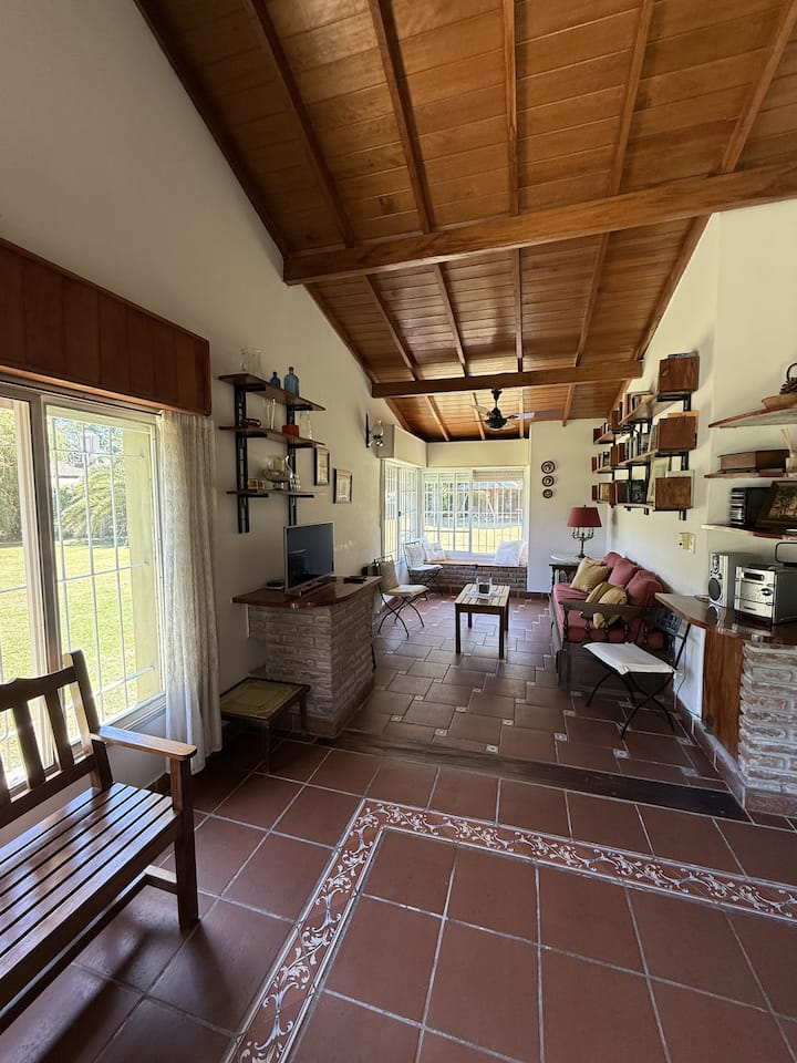 Casa Quinta Con Pileta Y Parque En Barrio Cerrado - Villa Rosa