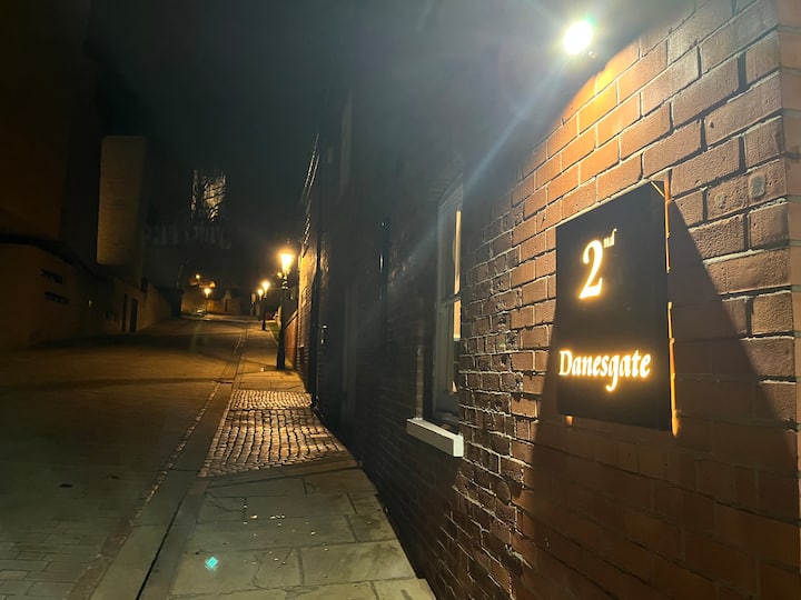 Double Room With Shared Bathroom Lincoln Central - Lincoln