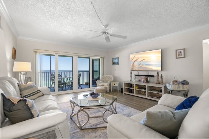 Breathtaking Sunset Views! Beach, Pool, Hot Tub - Indian Rocks Beach, FL