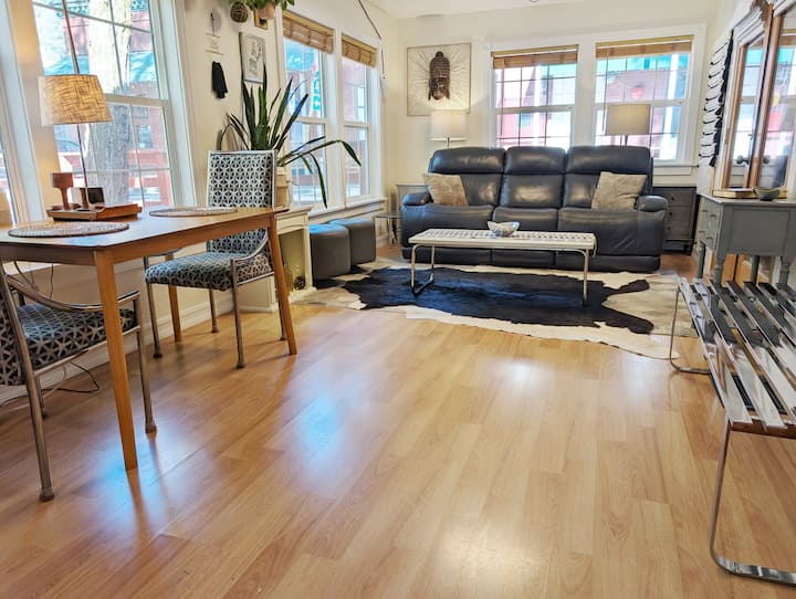 The Treehouse Apartment - Downieville, CA