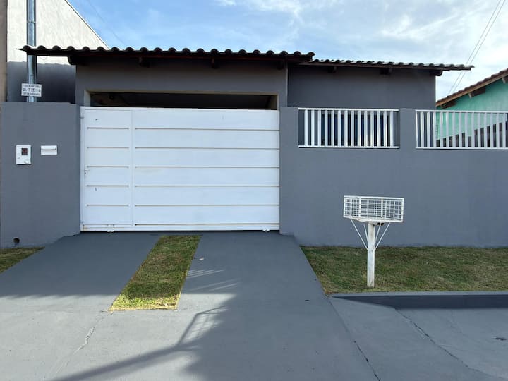 Casa Fé. 2 Dormitórios Com Ar Condicionado. - Mato Grosso (estado)
