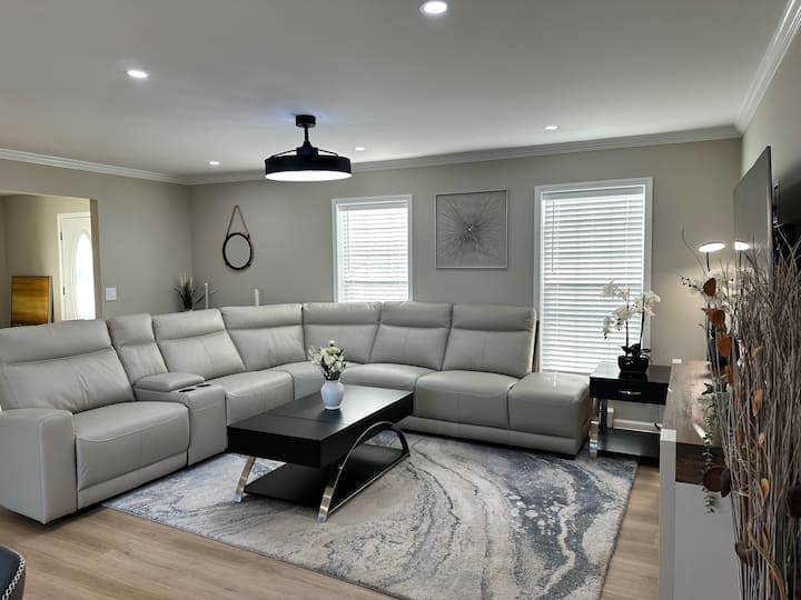 Waterfront W Heated Pool, Dock & Pet Friendly - Beach Haven, NJ