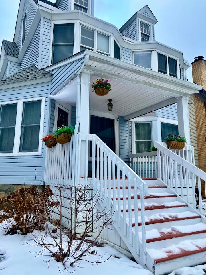 Island Château Inspired By My Love For Jamaica/usa - Cleveland