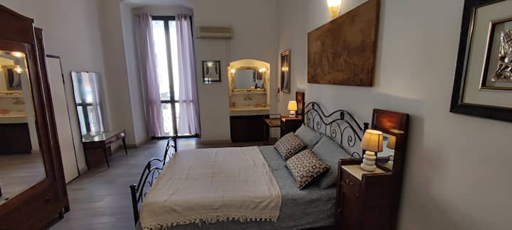 Cozy Central Flat Near Bars, Restaurants - Bari