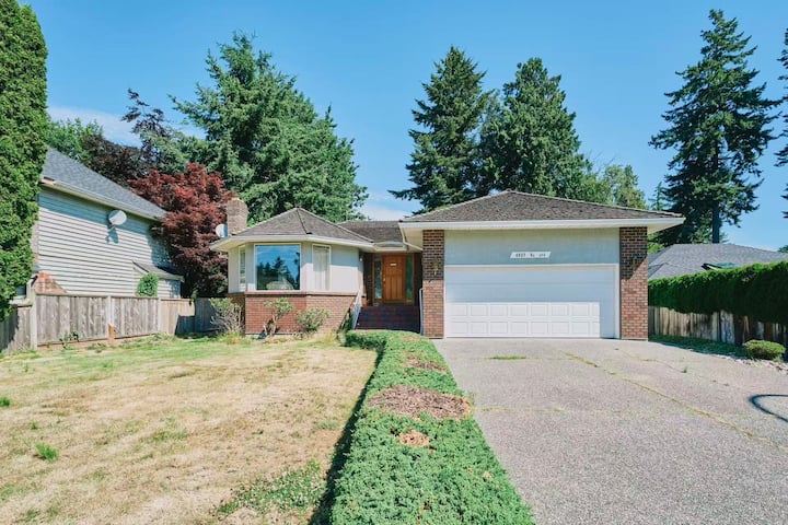 The Coastal Garden Retreat - Point Roberts, WA