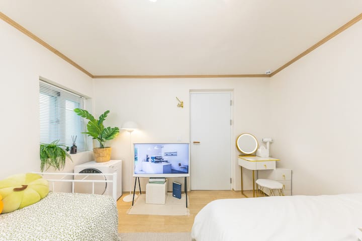 마포역 3분 | 공항버스 5분 | 홍대.이태원.명동.경복궁 인접 | 셀프 체크인 - Seoul