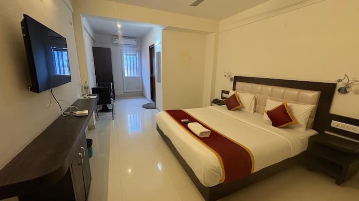 Deluxe Balcony Room | Near Bangalore Airport - Bangalore