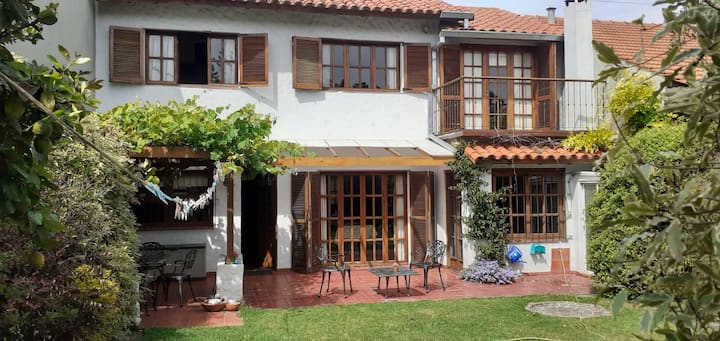 Casa Con Jardín Y Parrilla · Playa Grande - Mar del Plata