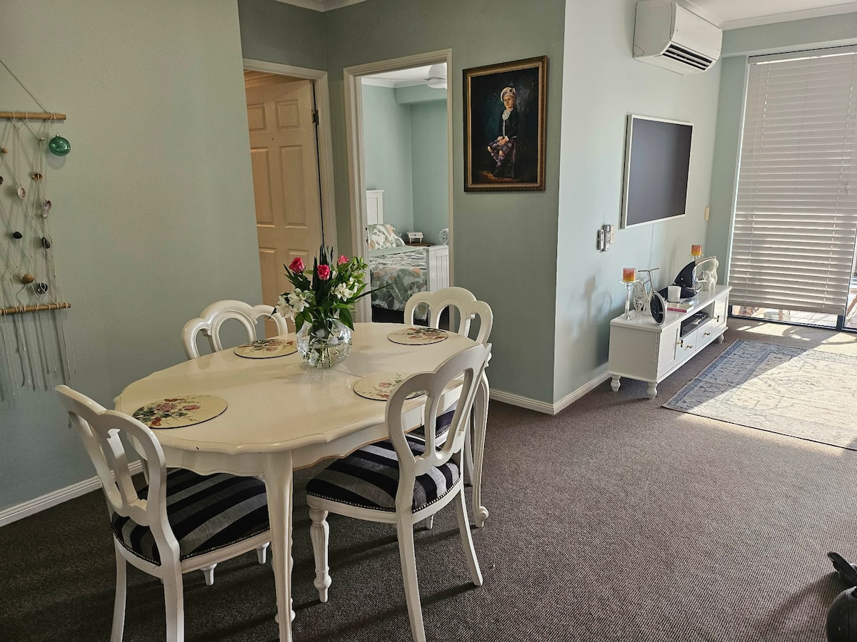 One Bedroom Unit at Alexandra Headlands - Flats for Rent in Alexandra ...