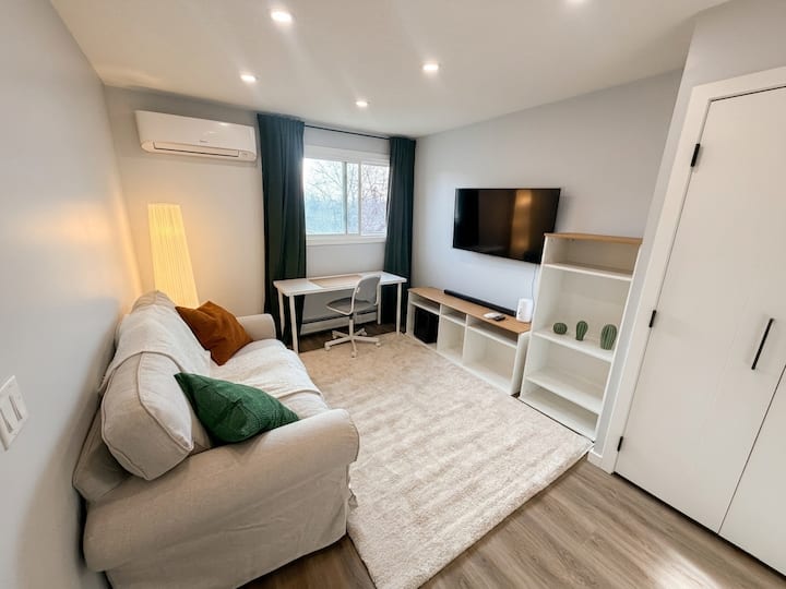 Modern Cozy Apartment Near Downtown - Canadá