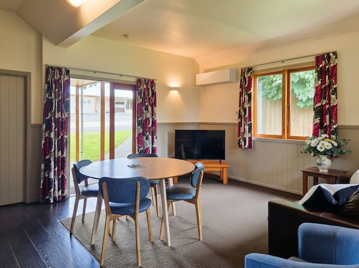 Two-bedroom Garden Apartment | Naseby Apartments - Naseby