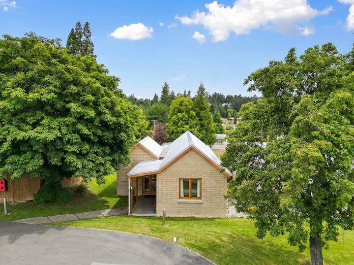 Two-bedroom Garden Apartment | Naseby Apartments - Naseby