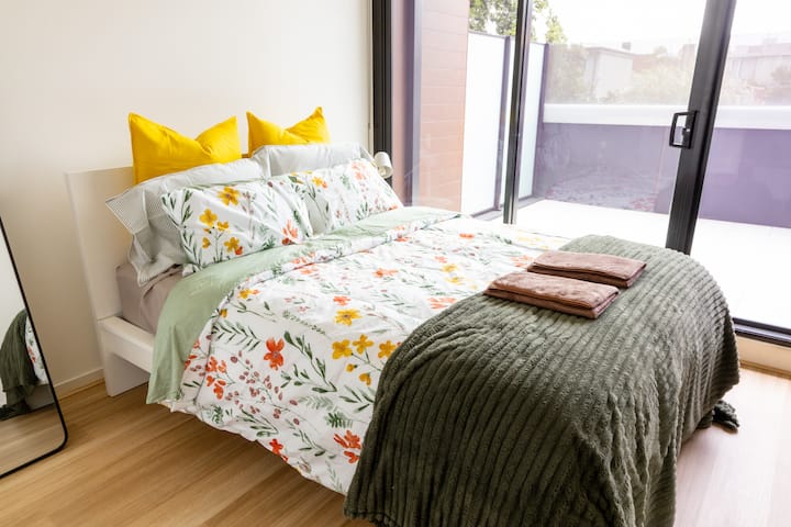 Heart Of Richmond With Free Parking, Pool & Sauna - Richmond