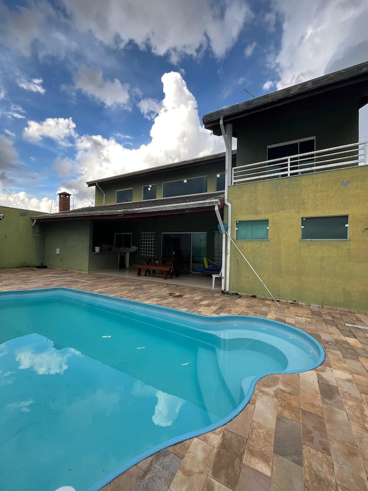 Casa Espaçosa Com Piscina E Churrasqueira. - Poá