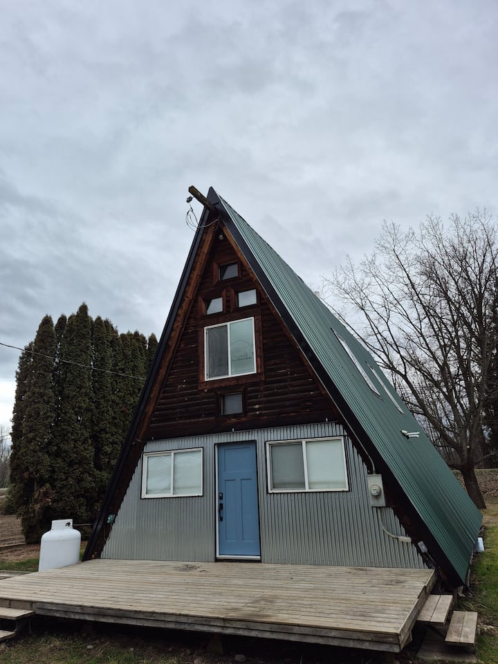 "The Goat River A-frame" - Creston