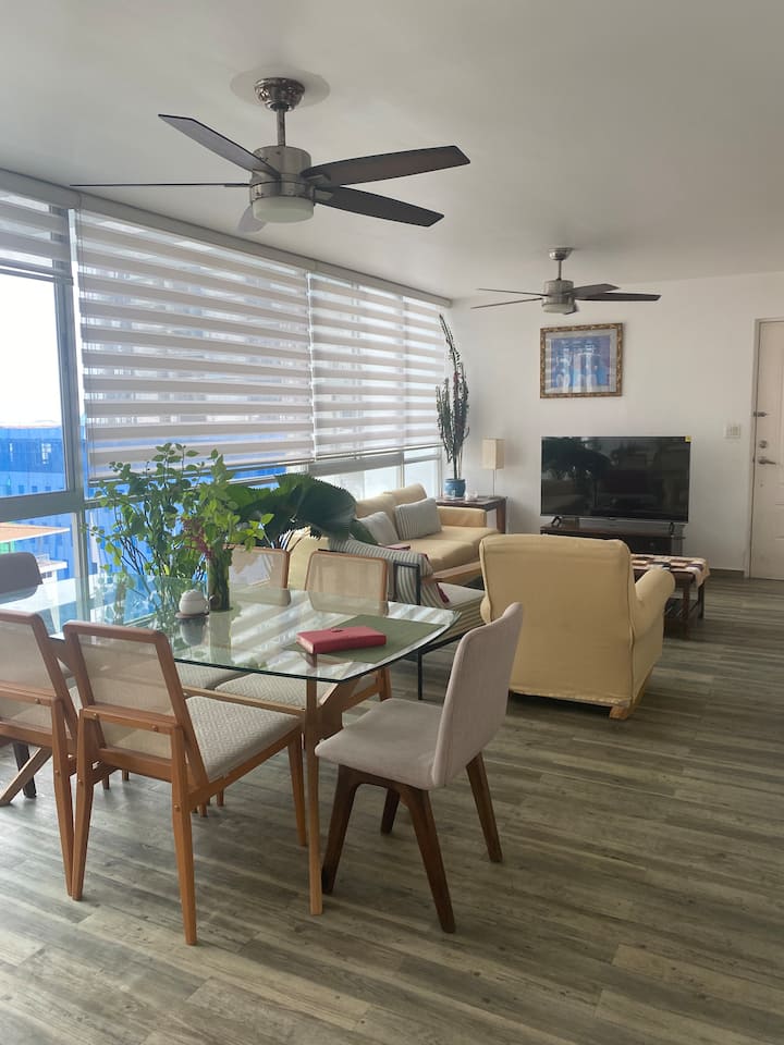 Ocean View Avenida Balboa | 2br • 2ba • Metro - Panama City