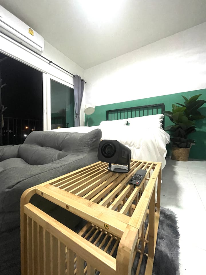 Bannnatha R.04 - Phuket district, Thailand