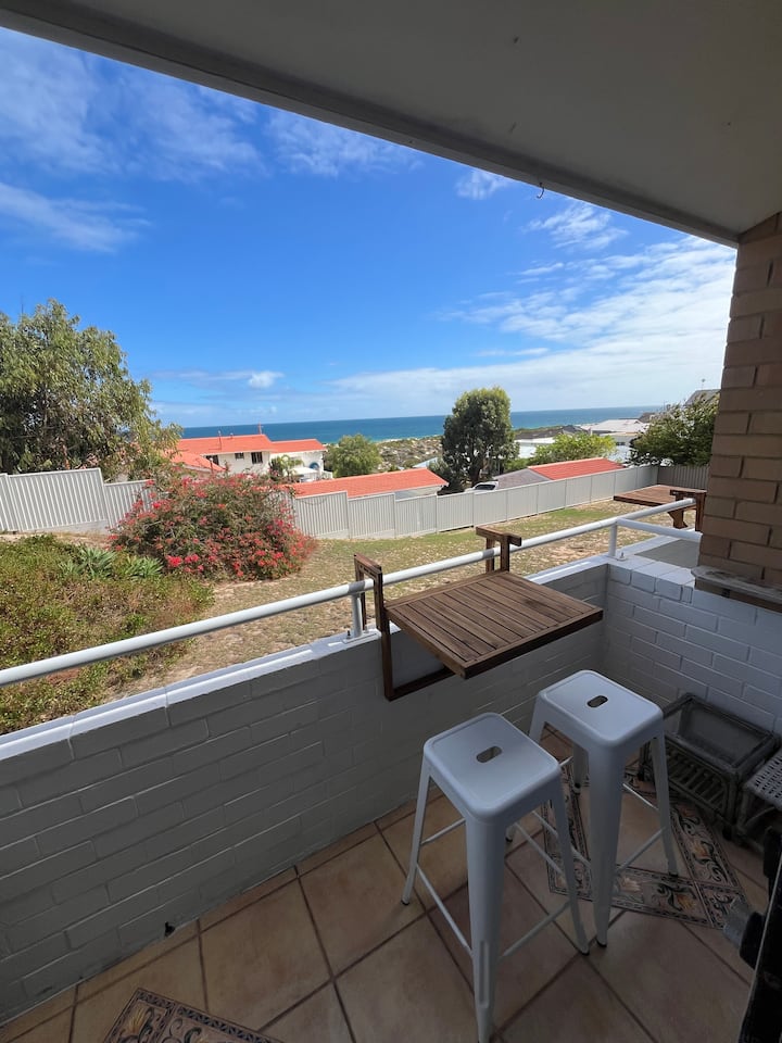 Walk To Beach | 180° Ocean View Retreat - Perth