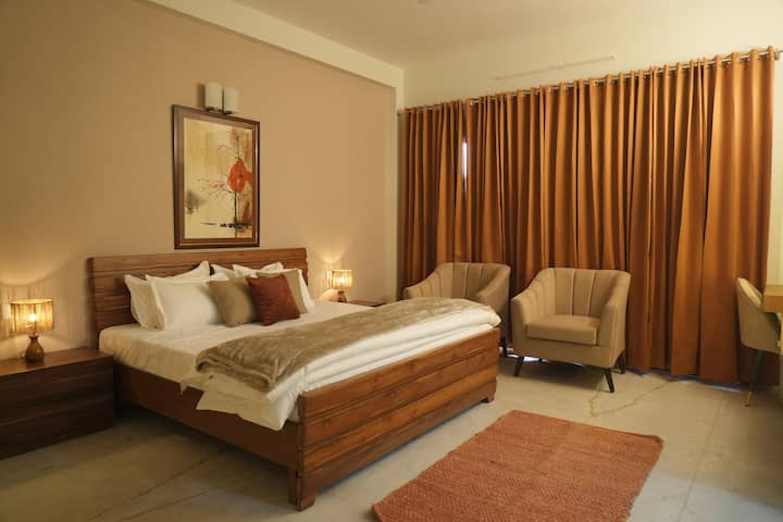 Arth • Work Friendly Room | Fast Wifi - Chandigarh