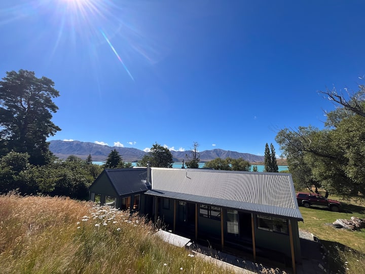 Willow Hutt At The Cherry Orchard - Lake Tekapo, New Zealand