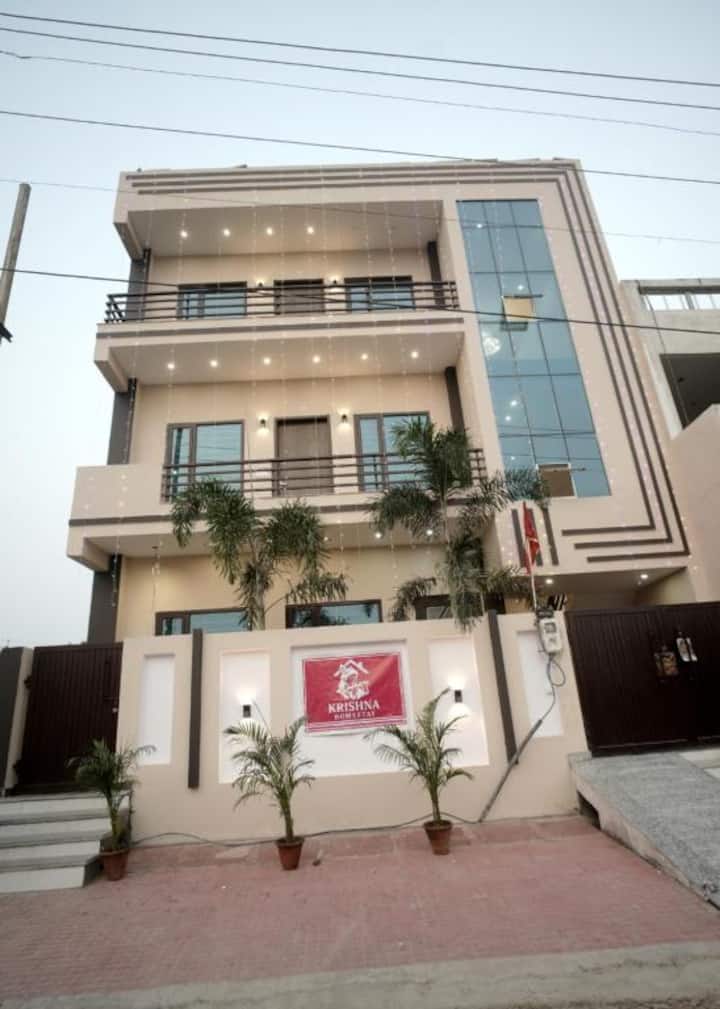 Sam’s Homestay With Rooftop | Near Taj Mahal - Agra