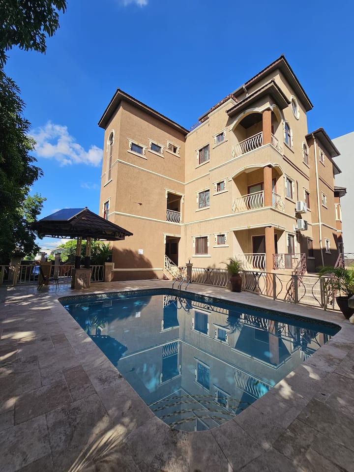 Cozy Corner - Kingston