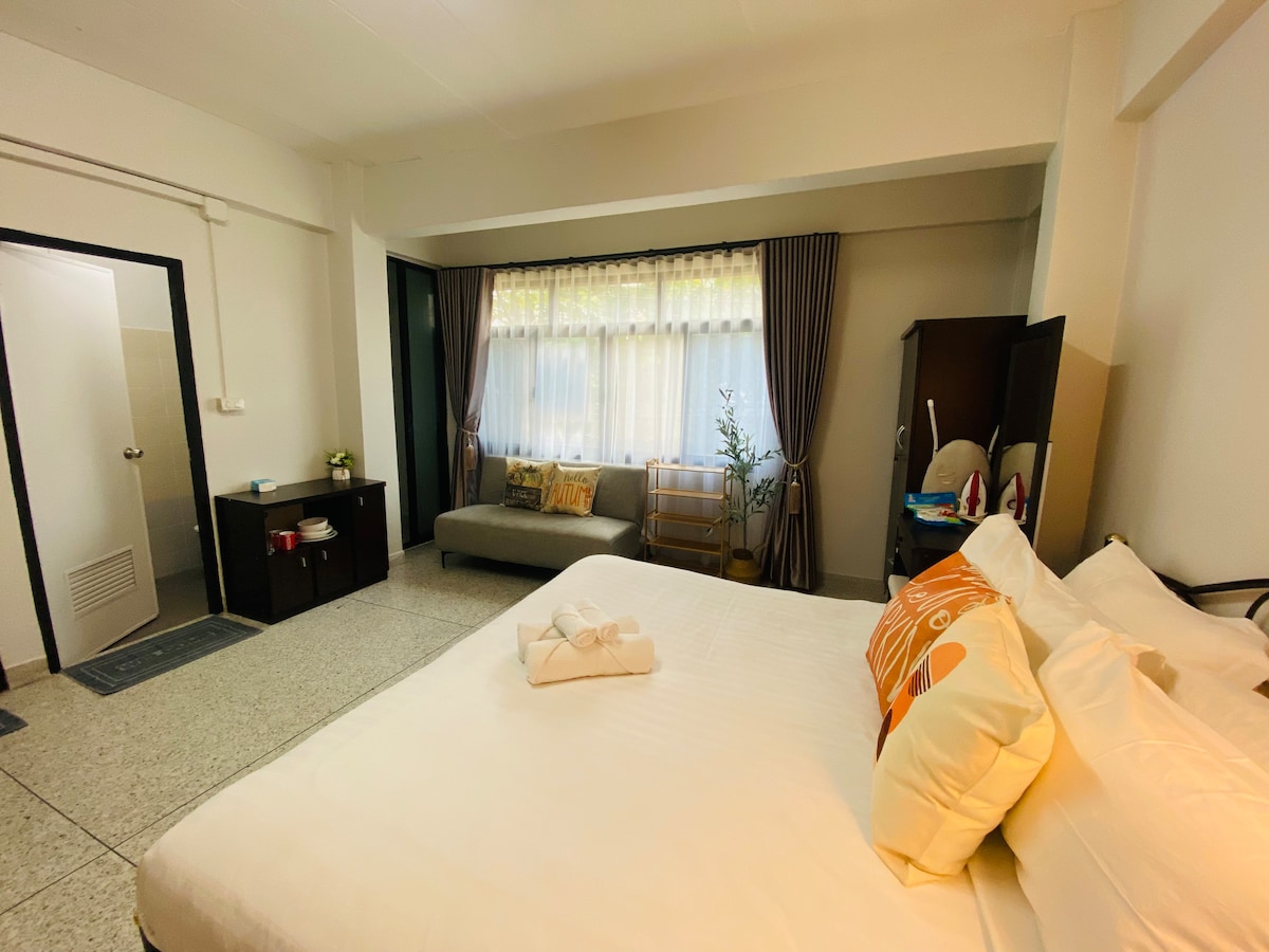 104-Spacious room,private kitchen&bathroom - Apartments for Rent in ...