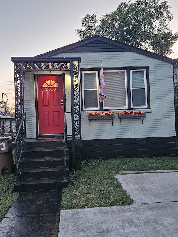 Cozy Cottage Near Downtown - Nashville