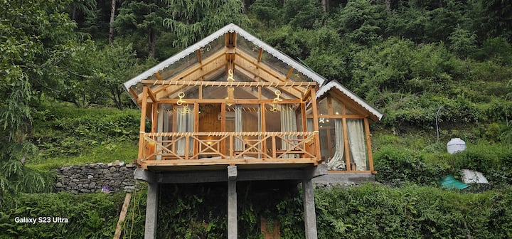 The Hikers Tree House Jacuzzi Bath - Jibhi