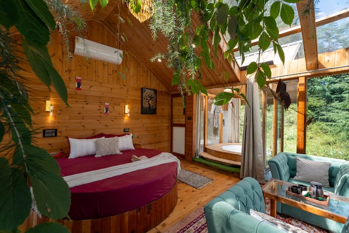 The Hikers Tree House Jacuzzi Bath - Jibhi