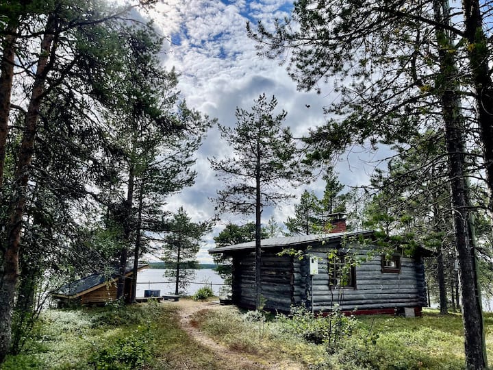 Pieni Kelomökki Ounasjärven Rannalla. - Enontekiö