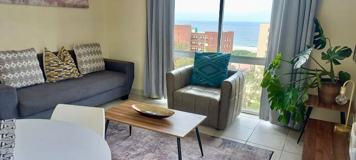 1 Bedroom Apartment With Ocean Views & Balcony - Durban