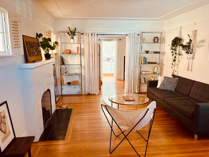 Charmer, Secluded Gem In Heart Of Rockridge - Oakland, CA