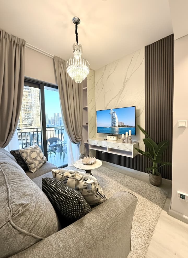 Best Location In Dubai, 6 Min Drive To Dubai Mall - Dubai