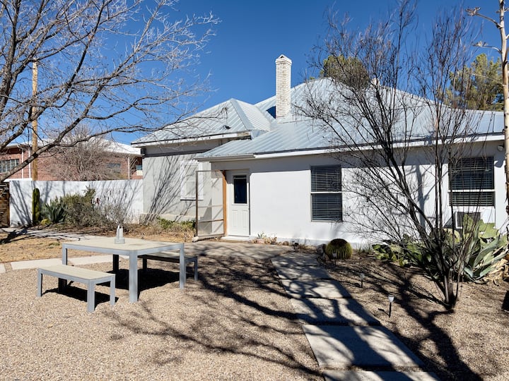 Central Courtyard - Private Suite - Marfa, TX