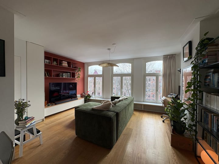 Canal-side Flat: Walk To Vondelpark & Museums! - Amsterdam