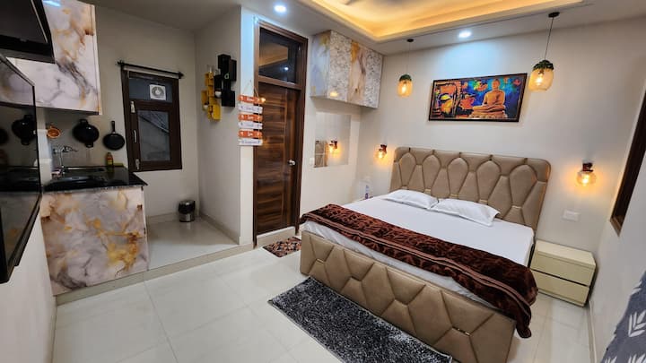 Cozy 1rk Stay | South Ex-1 | Ac | Heritage View - New Delhi