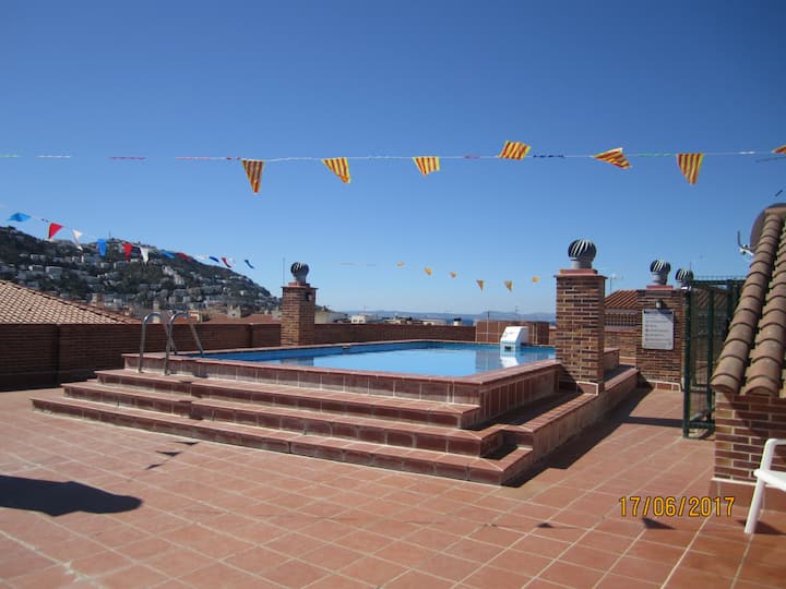 Appartement Centre Ville Avec Piscine - Roses