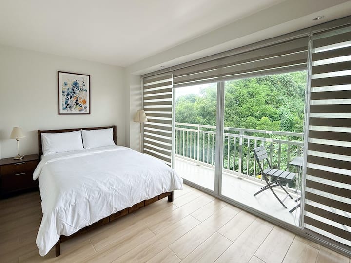 Double Room With Balcony | Cozy & Calm Stay | 302 - Kalibo