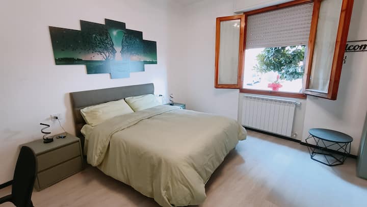 Accogliente Camera Matrimoniale Con Bagno Privato - Prato