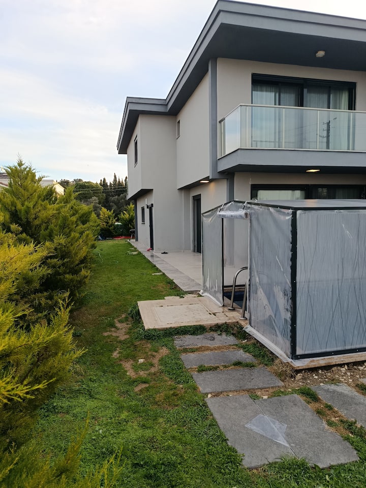 ıSıtmalı Sıcak Havuz Lüx 4+1 Villa - Çeşme, Türkiye