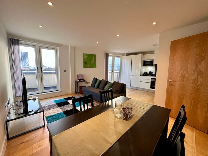 Two-bedroom Brand-new Flat In The City - Greenwich