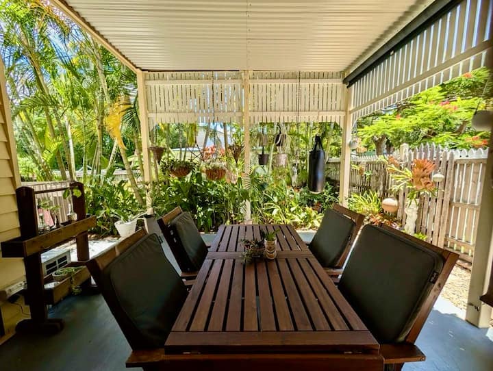 Shorncliffe Spa Retreat: Self-contained Oasis - Brisbane Entertainment Centre